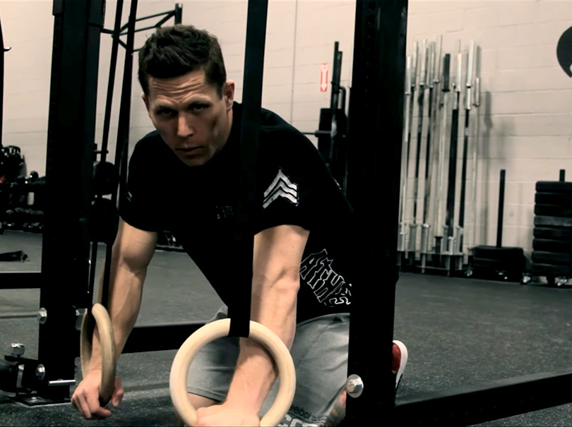 Movement Demo – The Ring Push Up | Rogue Fitness Canada